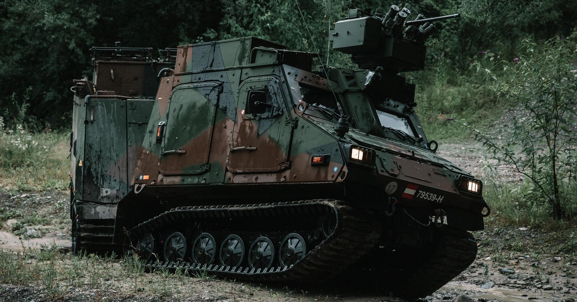 Universalgeländefahrzeug BVS10 "Hägglunds"